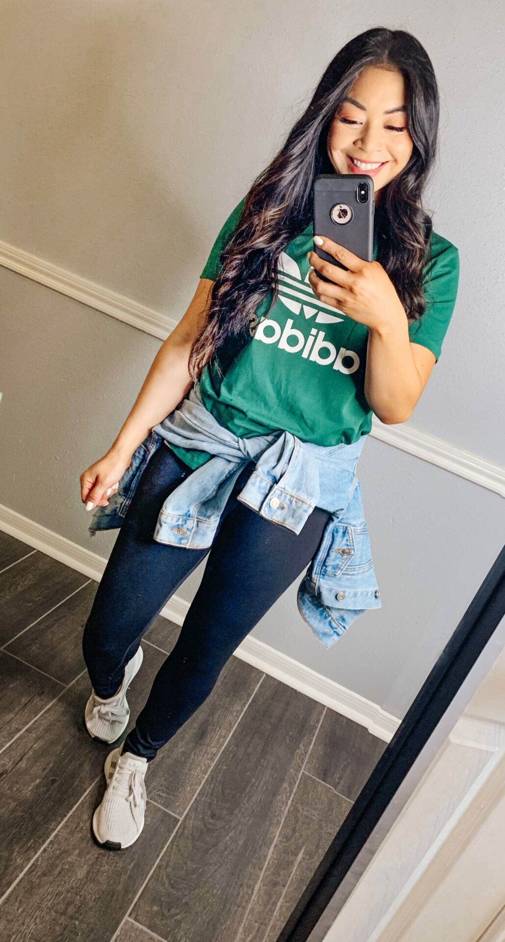 6 Ways To Style An Adidas Tee - Roselyn Weaver
