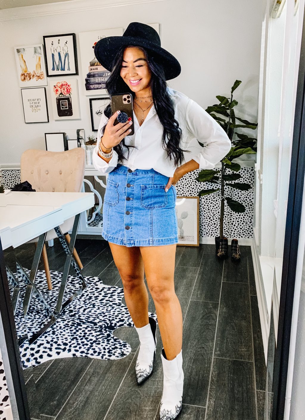 20 Ways To Style A Classic Button Down Top - Roselyn Weaver